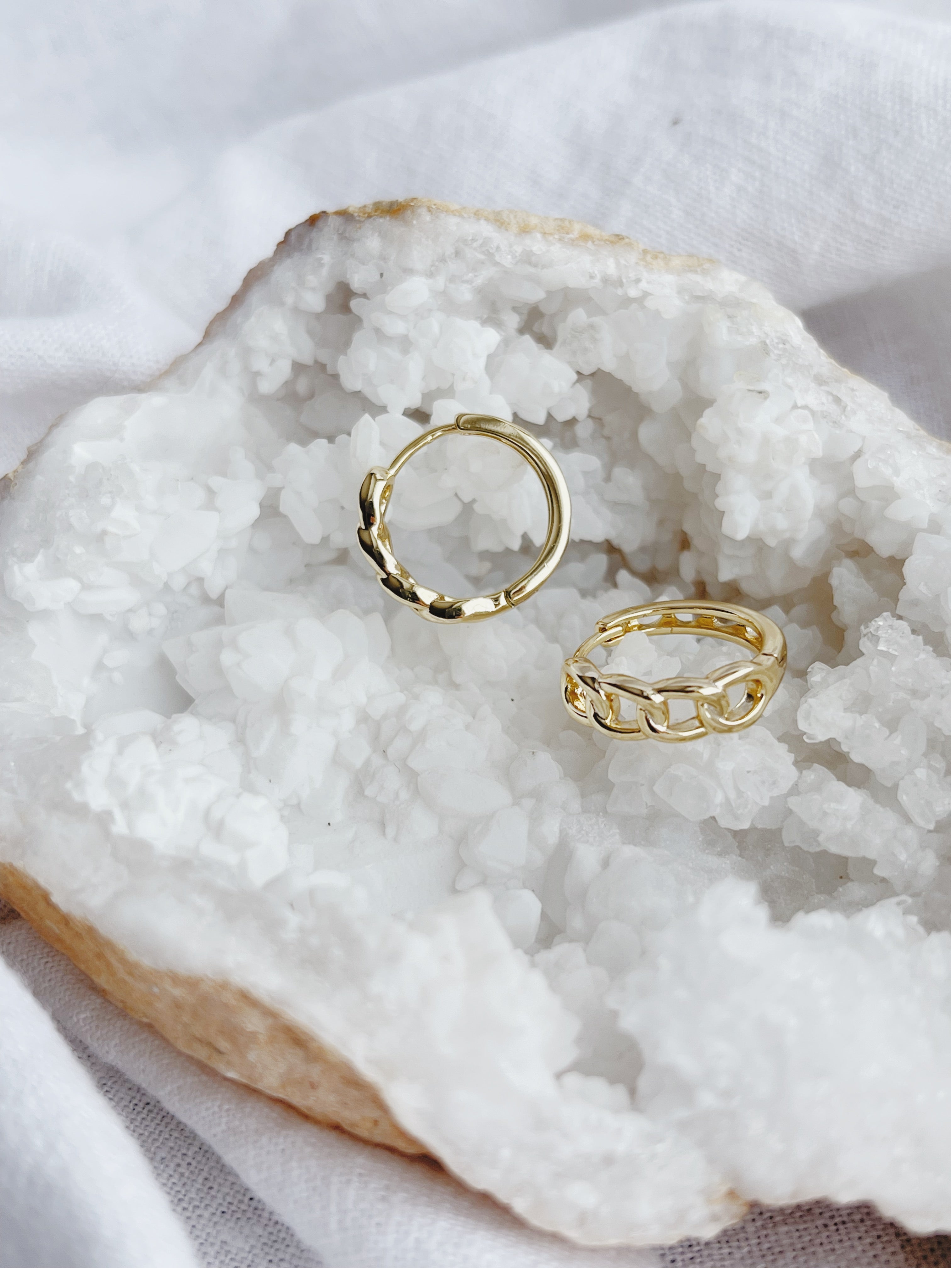 Curb Chain Link Hoops – Coco and Chamomile